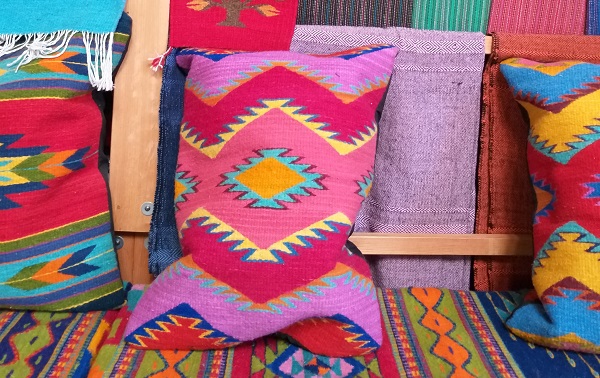 Exportan tradición desde los telares